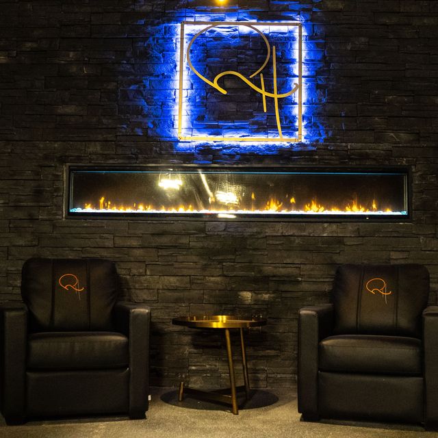 Quad HTX Restaurant and Sports Lounge - Updated 2026, Modern Southern ...
